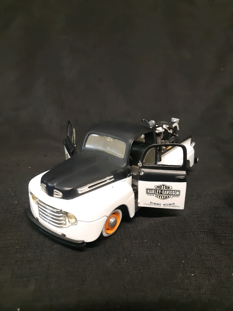 Vintage Maisto 1948 Ford F1 Harley Davidson Pick up and Motorcycle ...