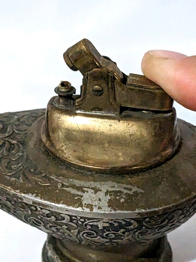 Vintage Aladdin Genie Lamp-Shaped Lighter